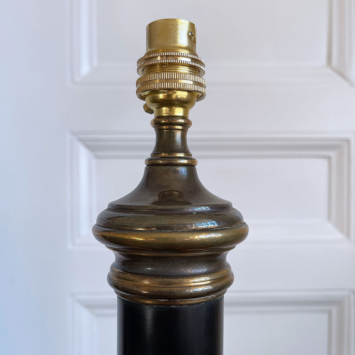 A Classical Column Table Lamp - IntoVintage.co.uk – Intovintage.co.uk
