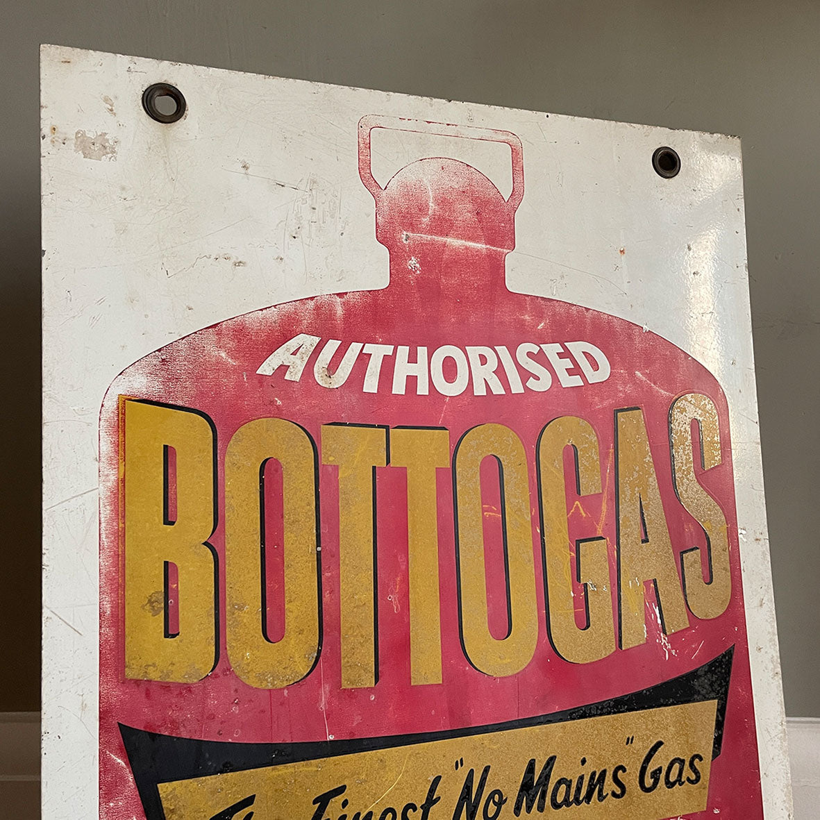 A Vintage Tin Gas Sign - IntoVintage.co.uk – Intovintage.co.uk