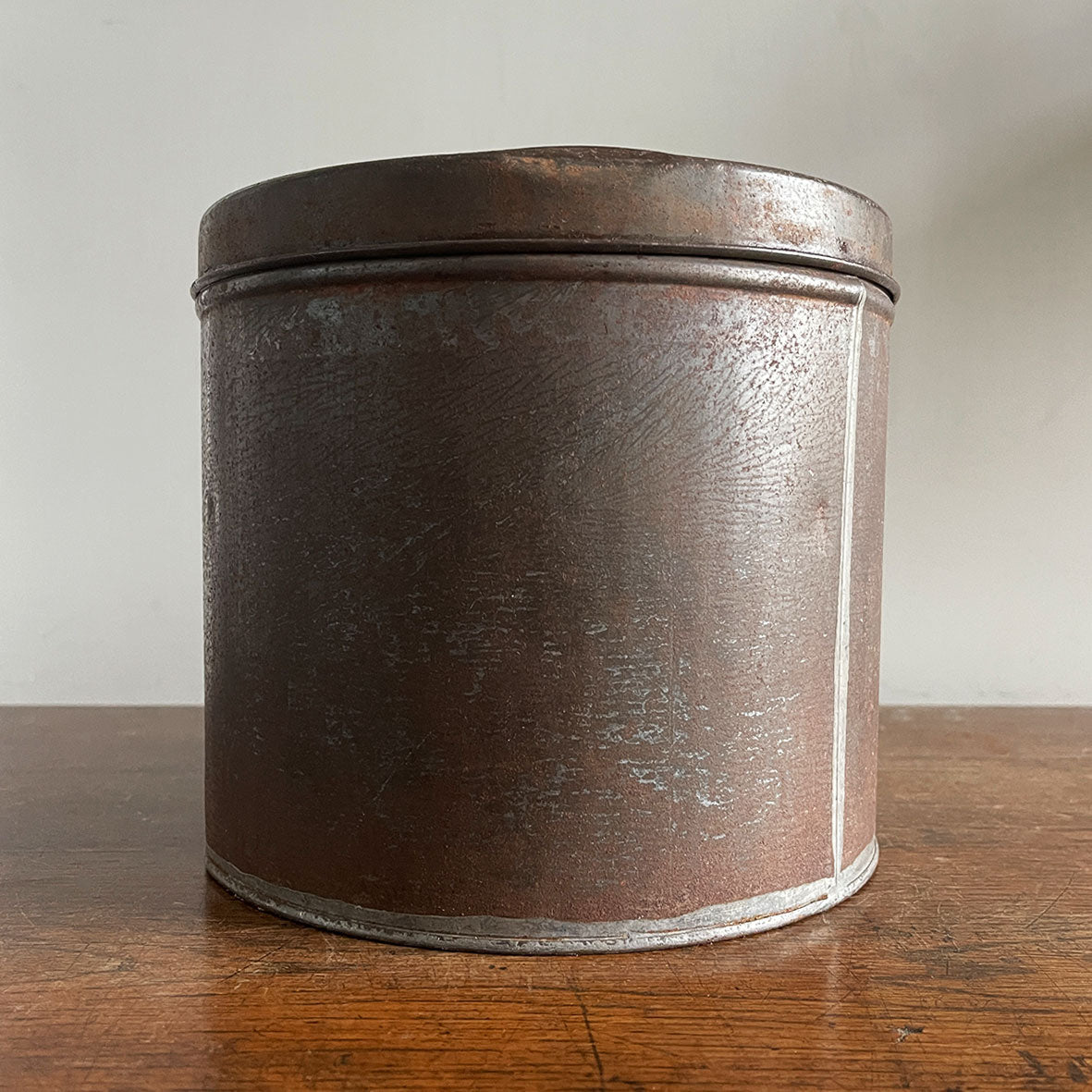 A Large Vintage French Bon Bon Tin - IntoVintage.co.uk – Intovintage.co.uk