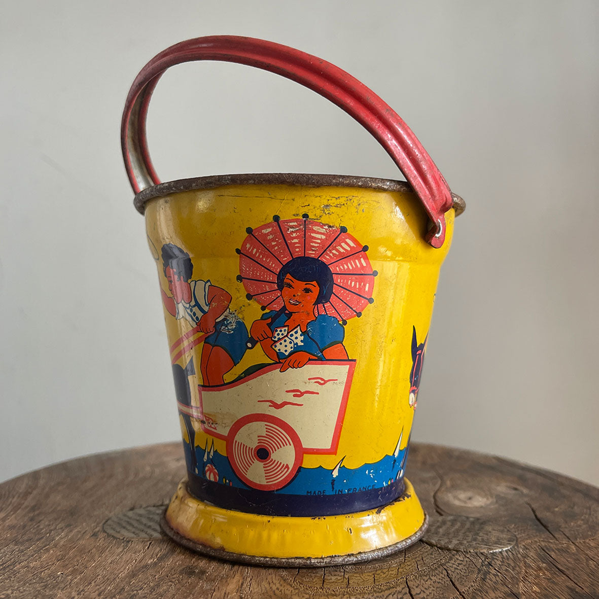 A Vintage Child's Tin Beach Bucket - IntoVintage.co.uk – Intovintage.co.uk