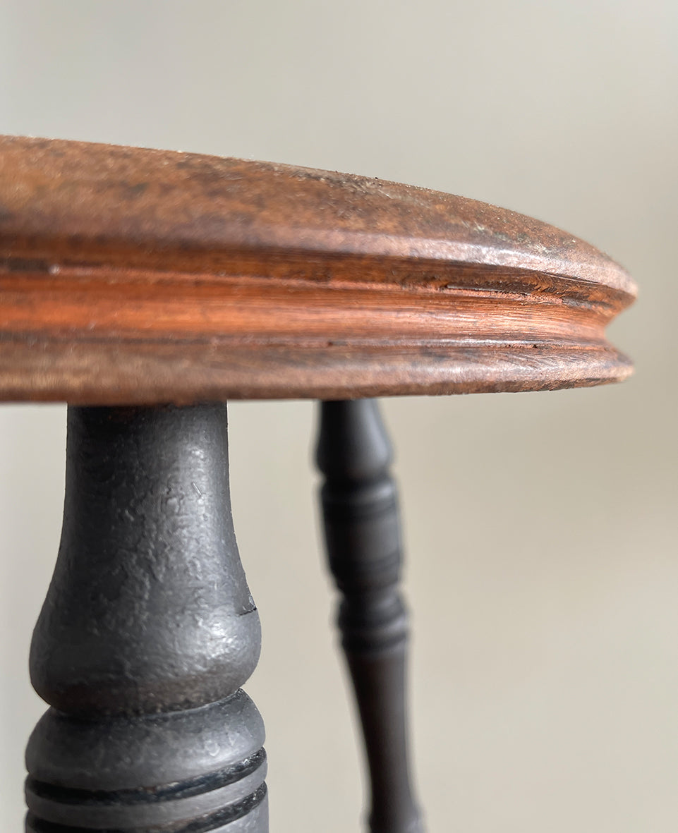 A Victorian Ebonised Milking Stool - IntoVintage.co.uk – Intovintage.co.uk