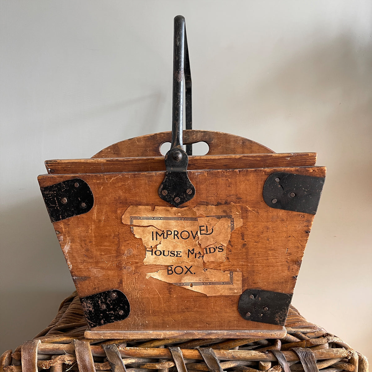 A Period House Maid's Trug - IntoVintage.co.uk – Intovintage.co.uk