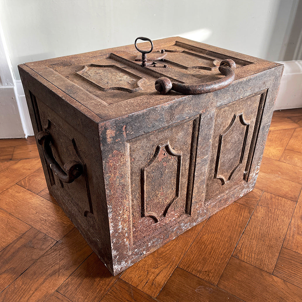 An Early Victorian Strongbox - IntoVintage.co.uk – Intovintage.co.uk