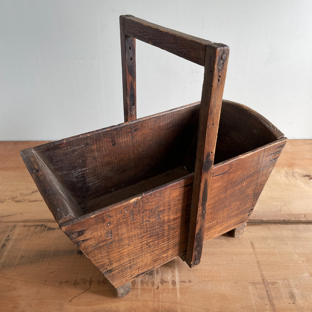 A Rustic Country Trug - IntoVintage.co.uk – Intovintage.co.uk